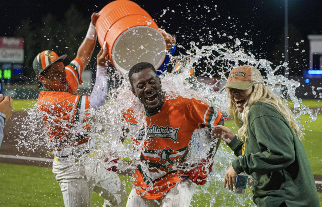 Madison Walks It Off In Extras Taking Down Lakeshore - Northwoods League