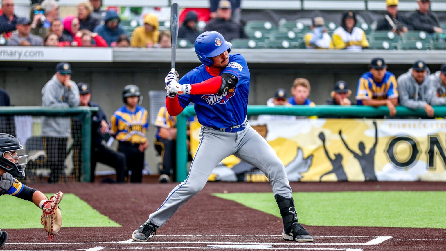 HOT TOTS LOOK TO RIDE WAVE OF MOMENTUM FROM WALK-OFF WIN - Minot Hot Tots