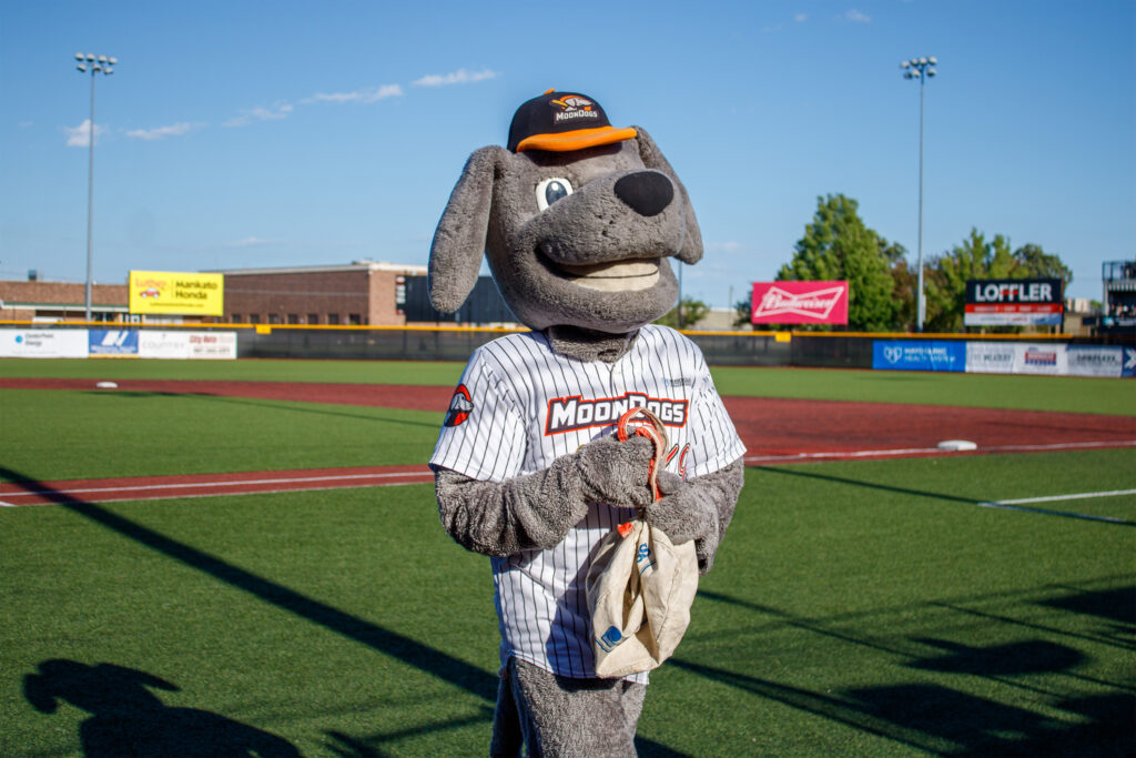 Muttnik - Mankato MoonDogs