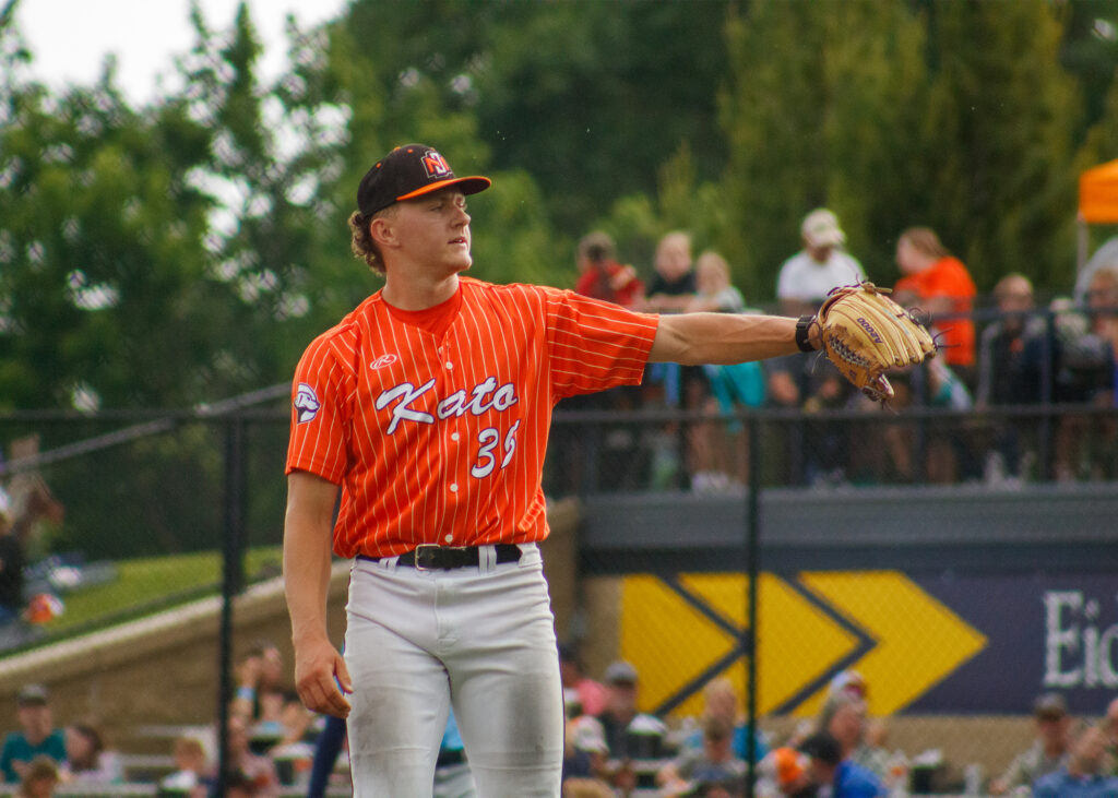 MoonDogs Fall To Rox And Split The Series - Mankato MoonDogs